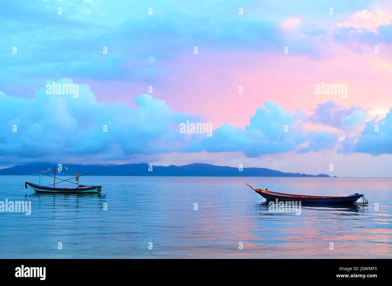 Colorful boat sail hi-res stock photography and images - Alamy