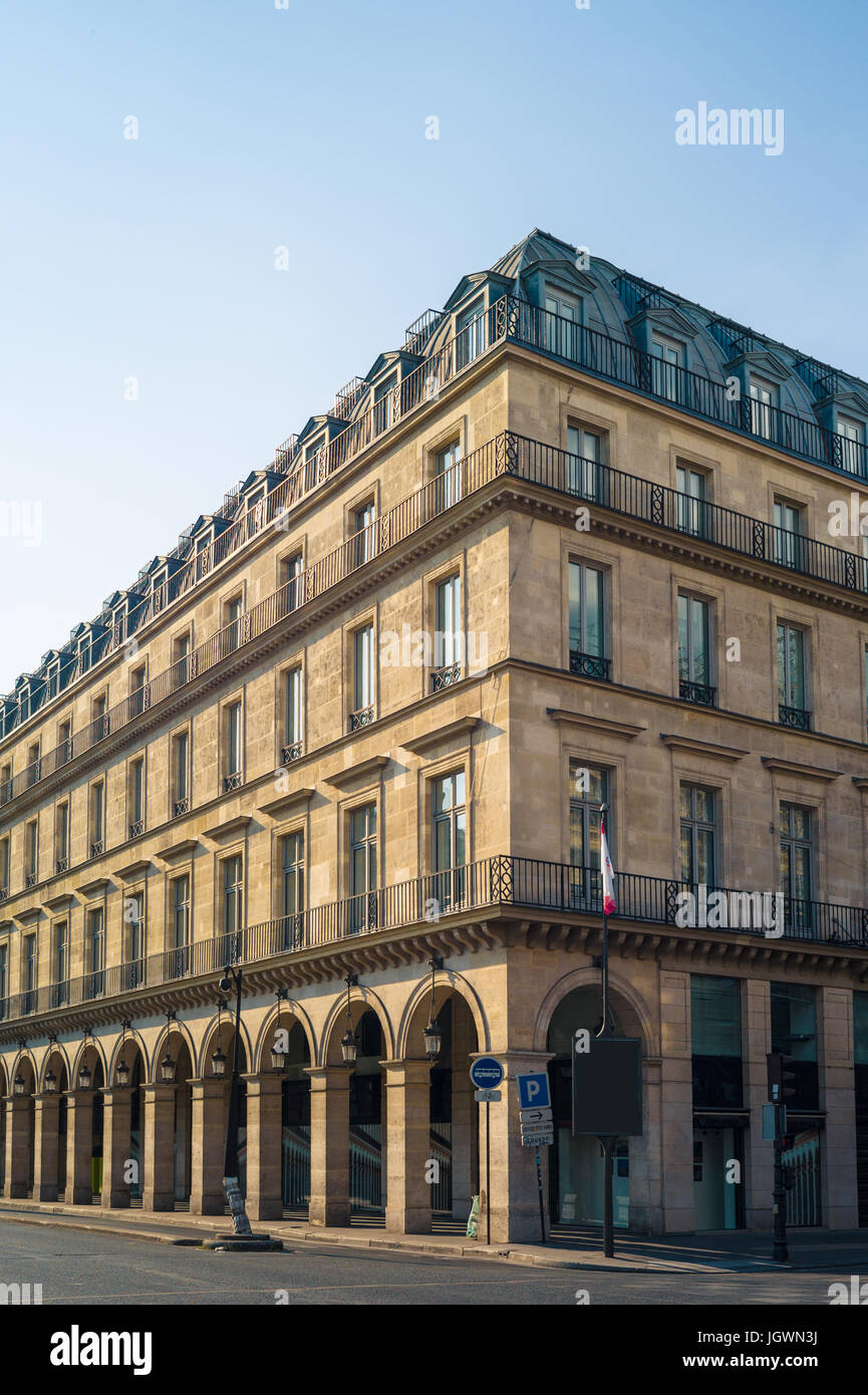 Haussmannian hi-res stock photography and images - Alamy