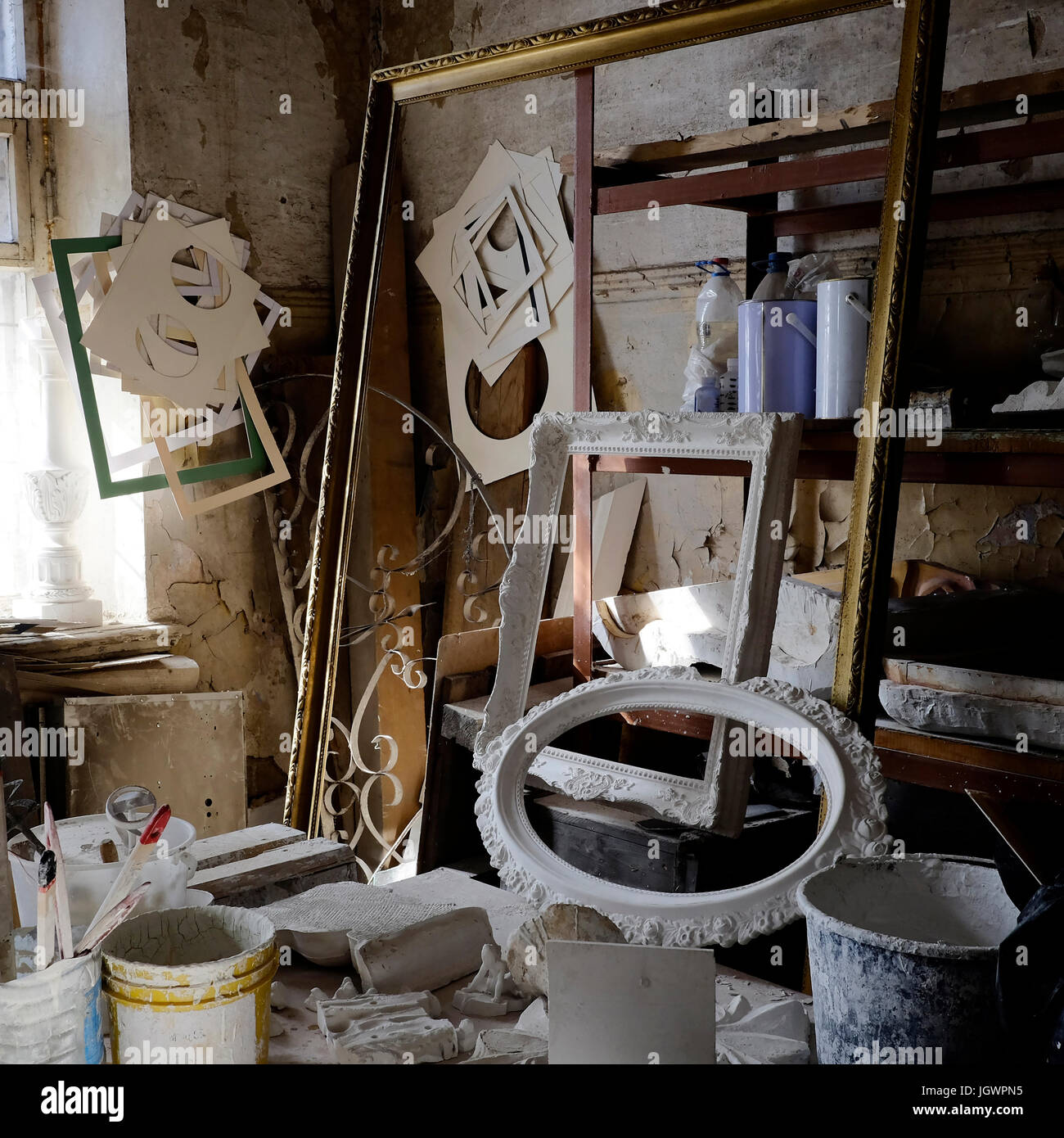 Storeroom hi-res stock photography and images - Alamy
