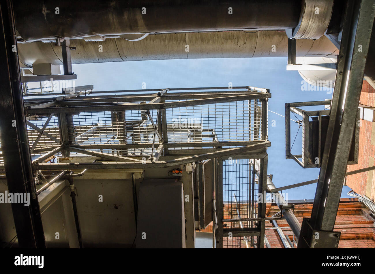 Air conditioning ducting hi-res stock photography and images - Alamy