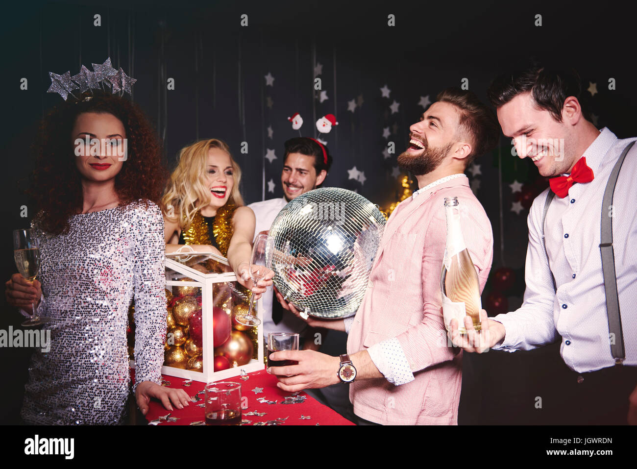 Group laughing at party hi-res stock photography and images - Alamy