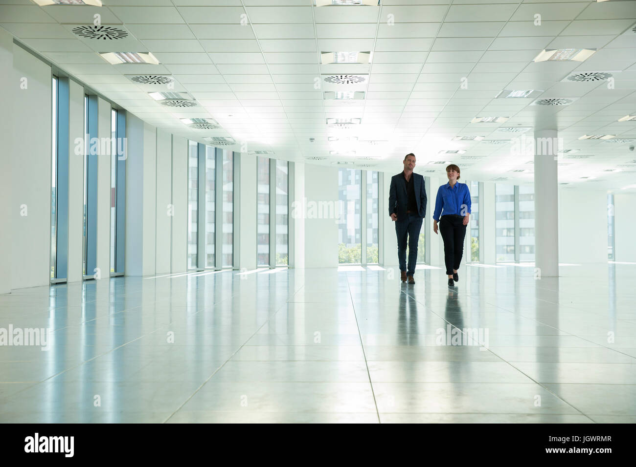 Empty office space hi-res stock photography and images - Alamy