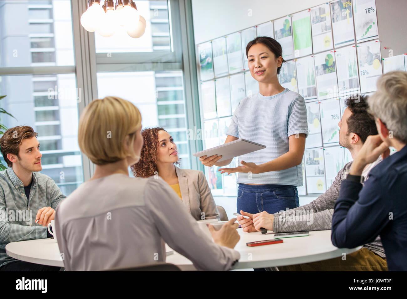 Woman business office tablet t shirt hi-res stock photography and ...