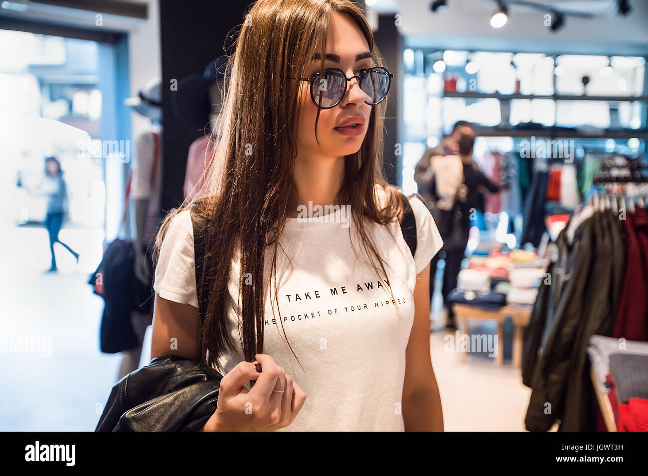 People walking around shopping mall hi-res stock photography and images ...
