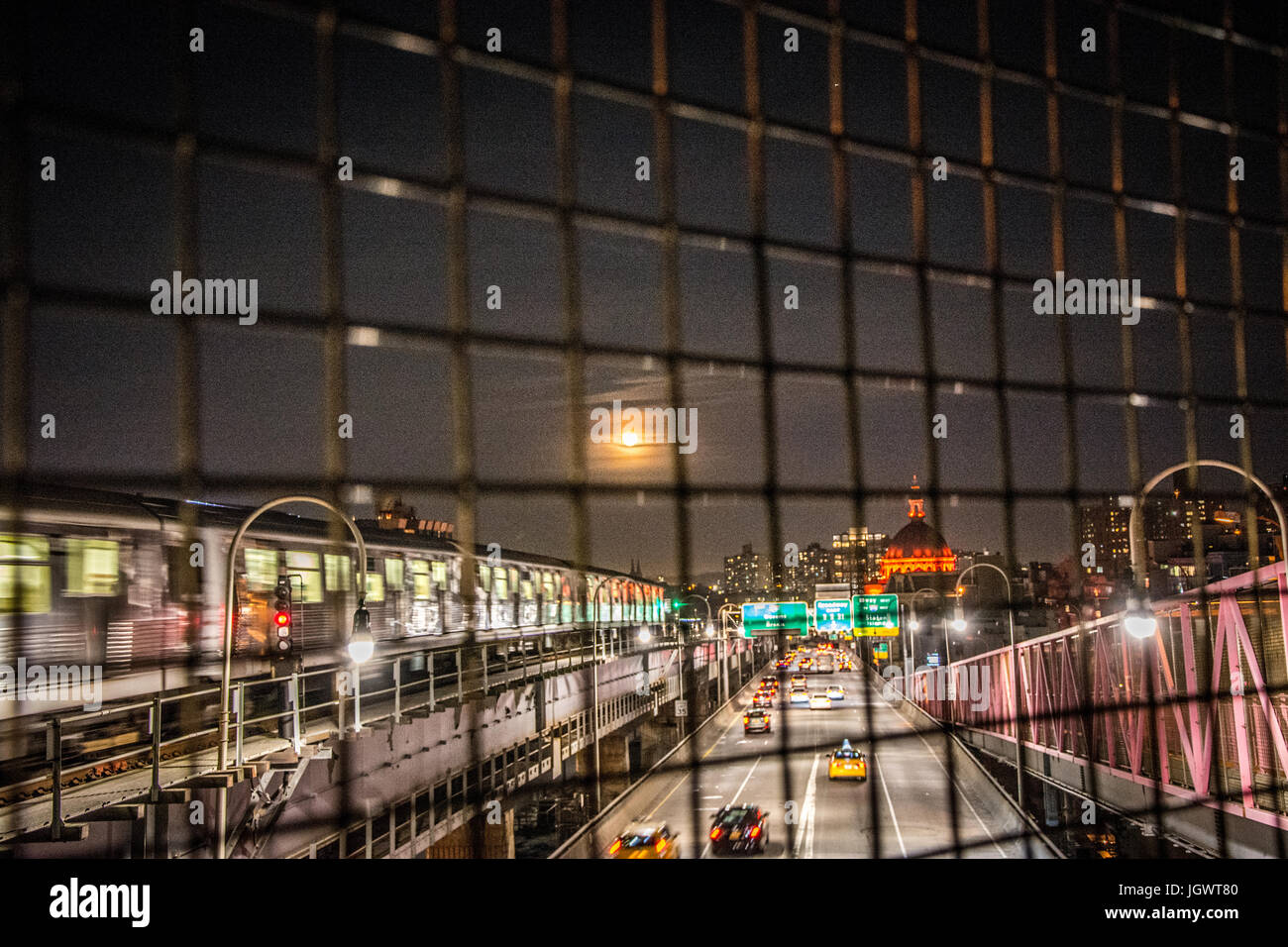 Williamsburg bridge train hi-res stock photography and images - Alamy