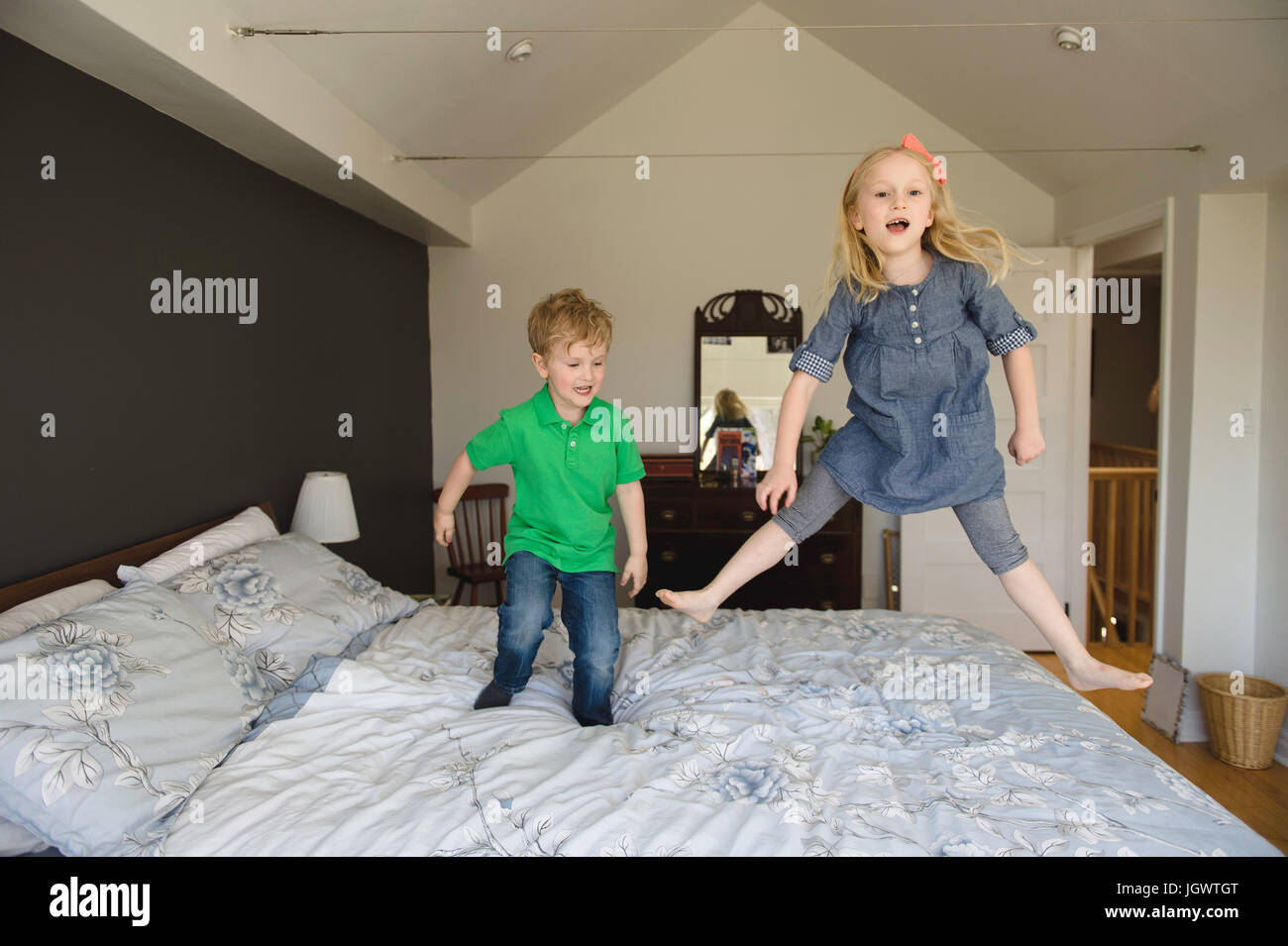 Brother sister sharing bedroom hi-res stock photography and images - Alamy