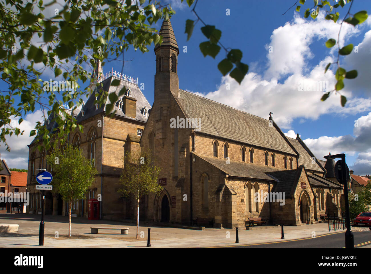 Town hall & St.Anne church, Bishop Auckland Stock Photo - Alamy