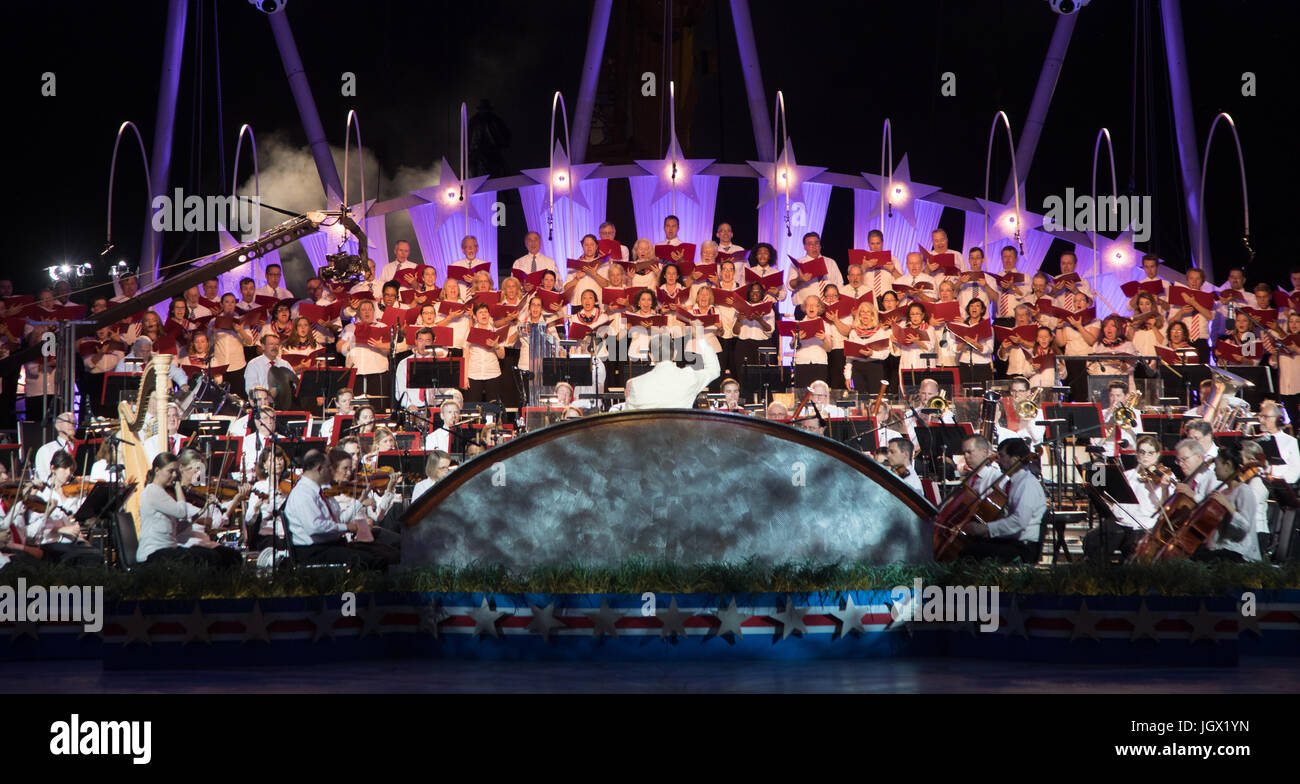 Jack Everly and the National Symphony Orchestra play "The Stars and ...