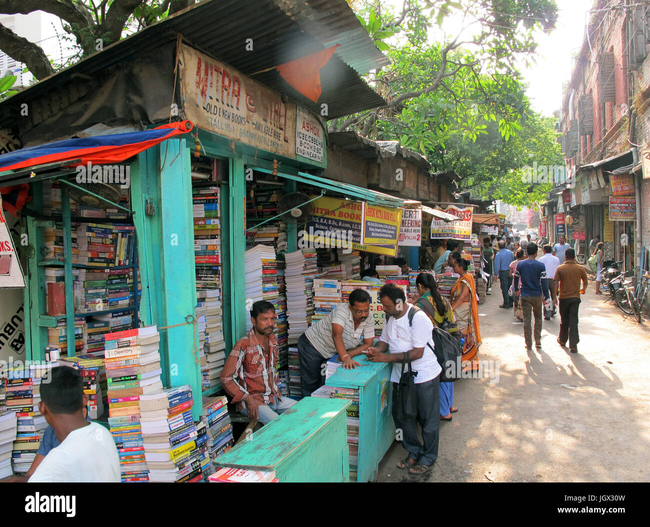 College street kolkata hi-res stock photography and images - Alamy