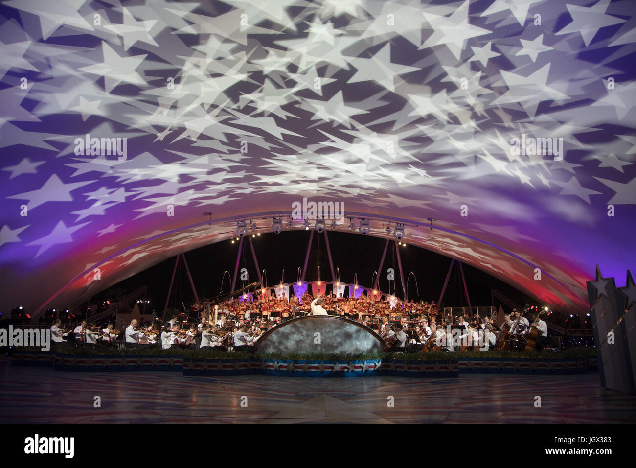 Jack Everly and the National Symphony Orchestra play "The Stars and ...