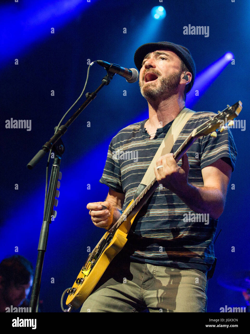 James mercer the shins 2017 hi-res stock photography and images - Alamy