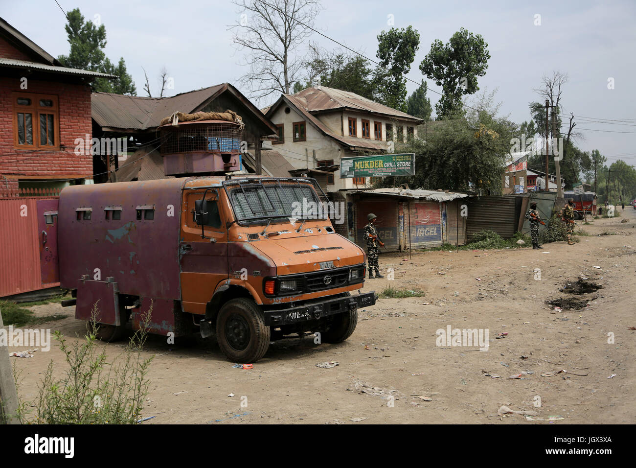 Indian bus stand hi-res stock photography and images - Alamy