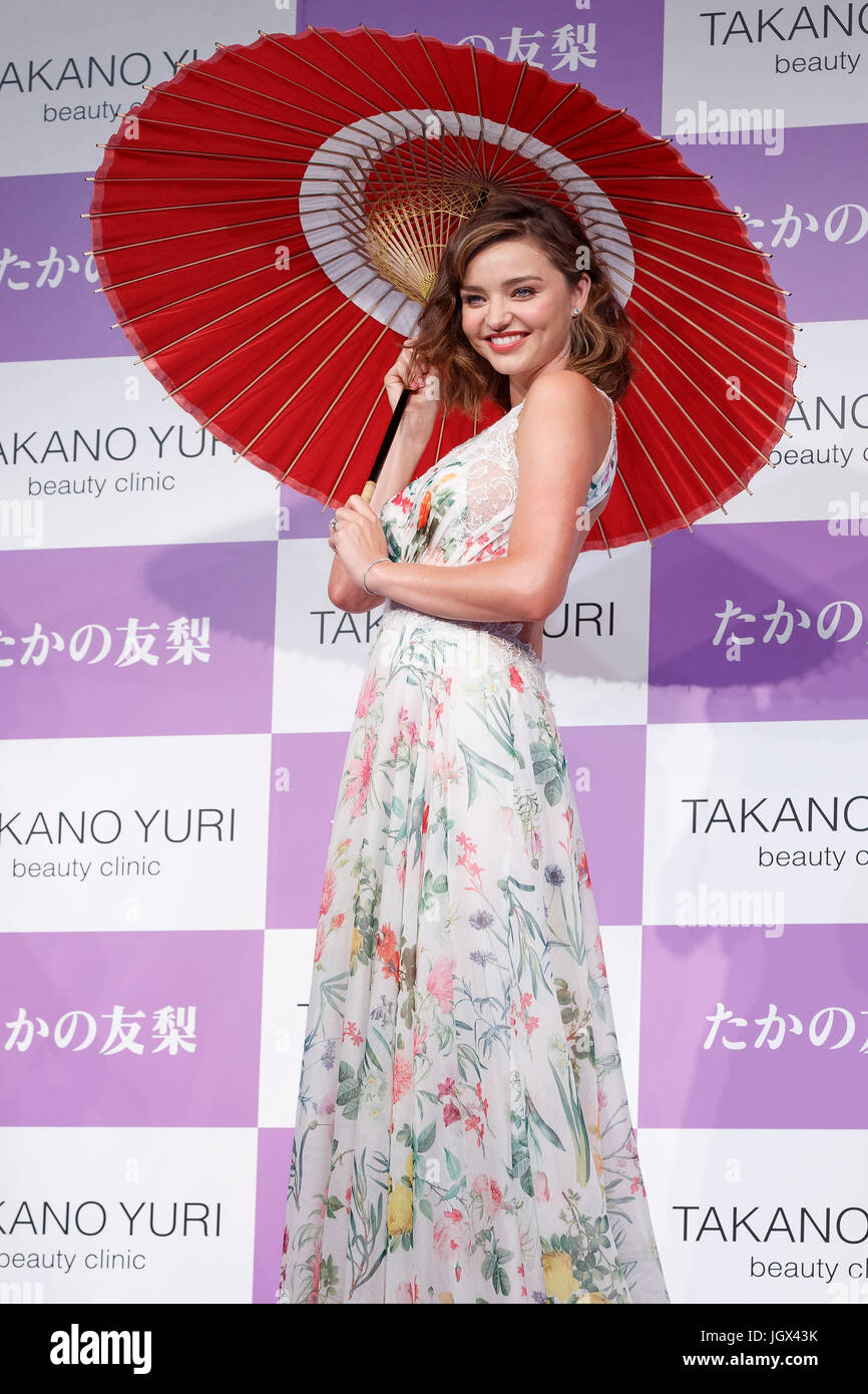 Tokyo, Japan. 11th July, 2017. Australian supermodel Miranda Kerr poses ...