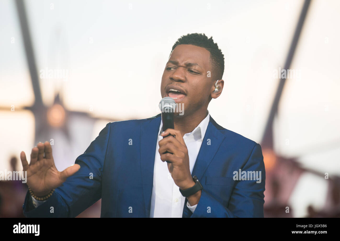 Chris Blue sings "America the Beautiful" to open the "A Capitol Fourth ...