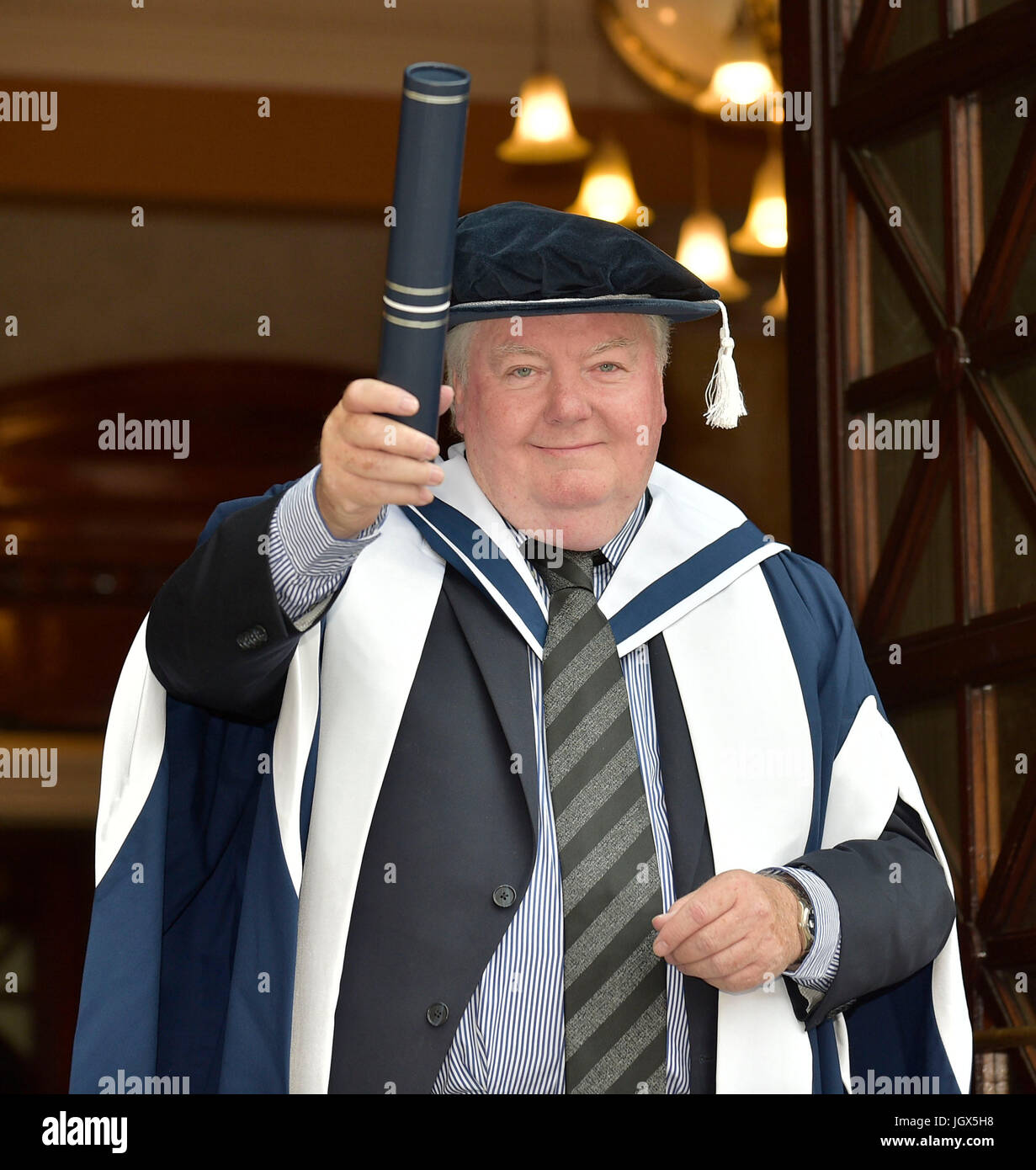 The university of edinburgh graduation hi-res stock photography and ...