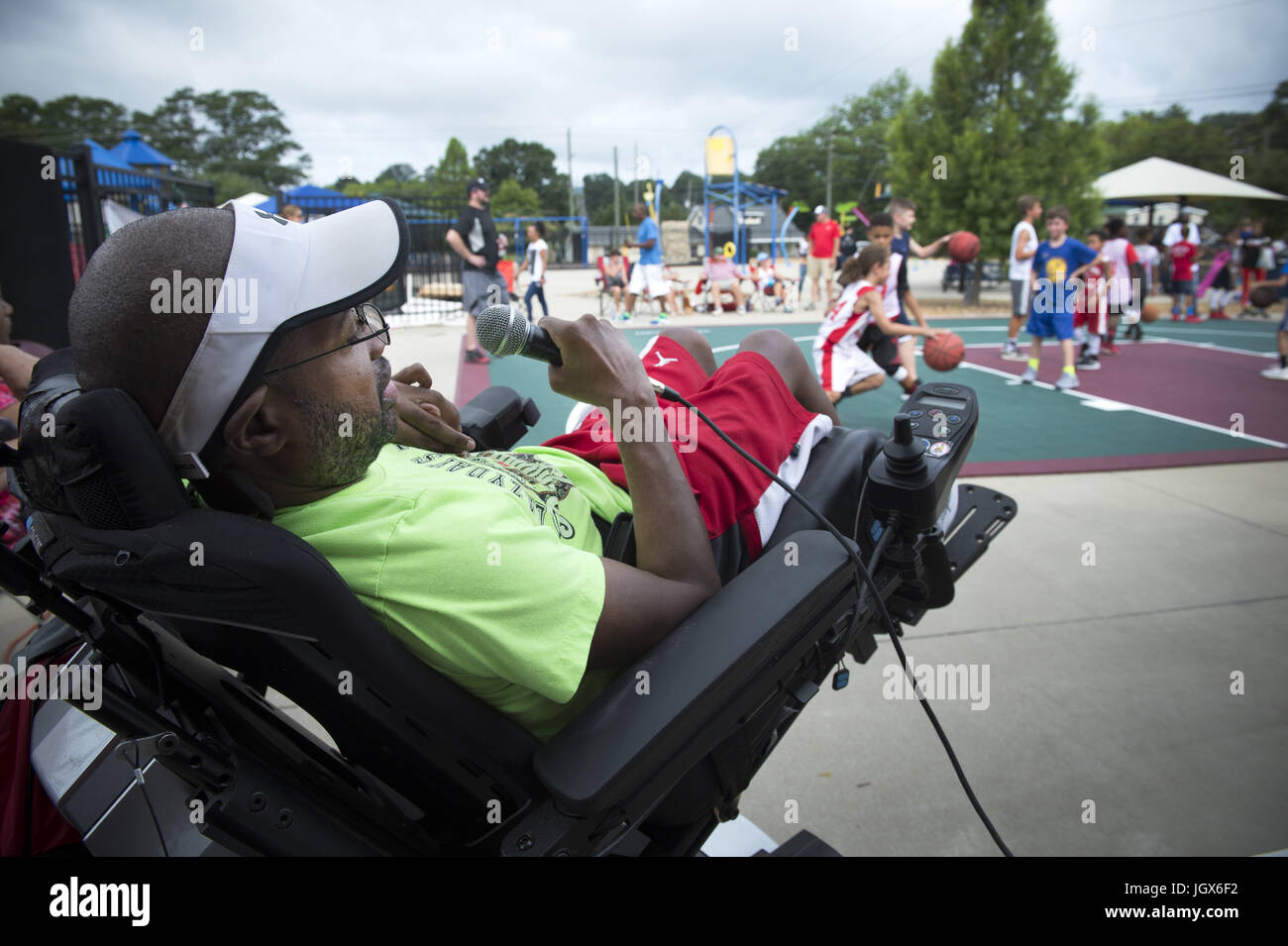 Dalton, GA, USA. 1st July, 2017. Lance Stephens volunteers as an ...
