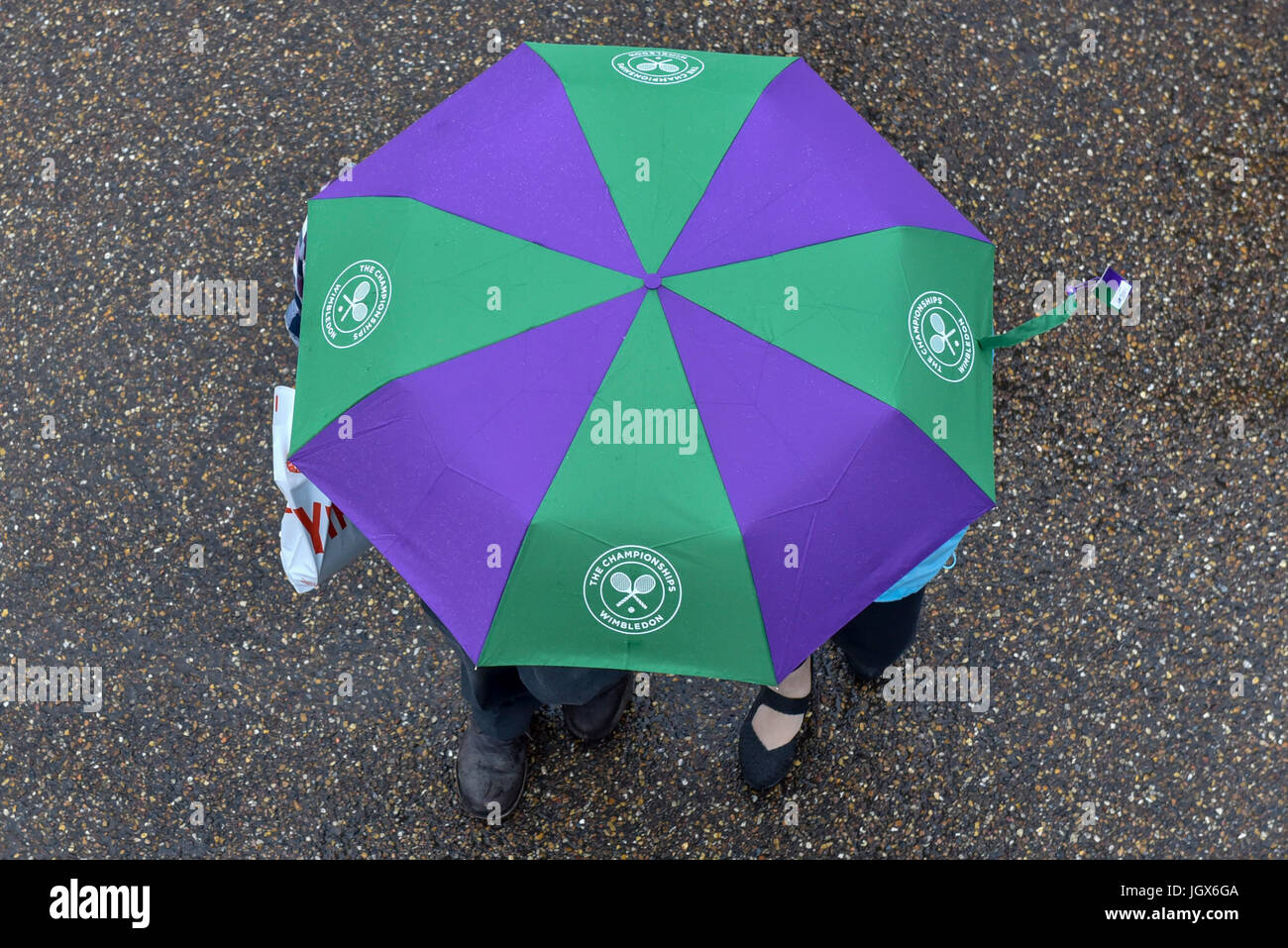 Wimbledon tennis umbrella hi-res stock photography and images - Alamy