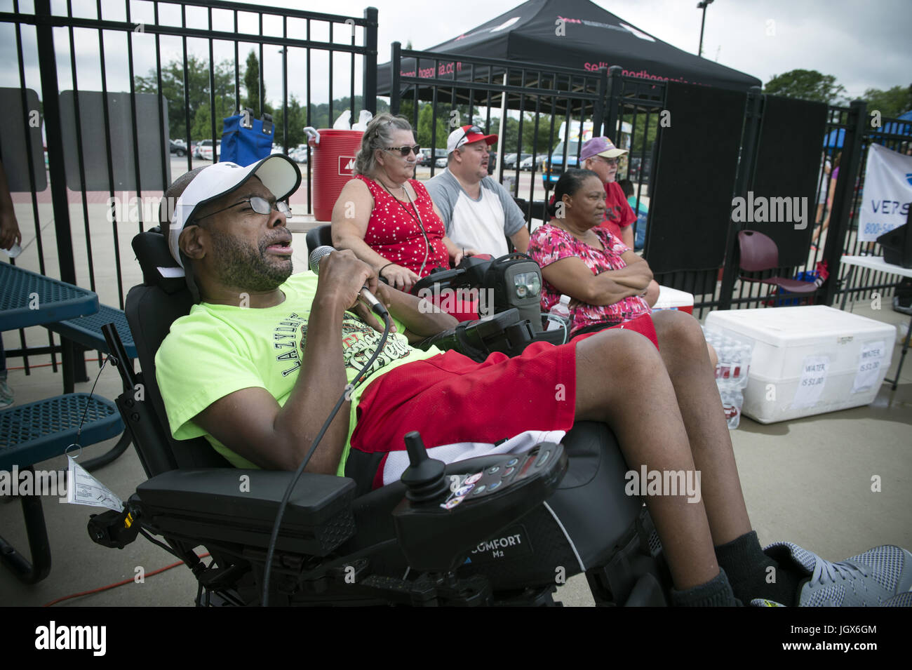 Dalton, GA, USA. 1st July, 2017. Lance Stephens volunteers as an ...