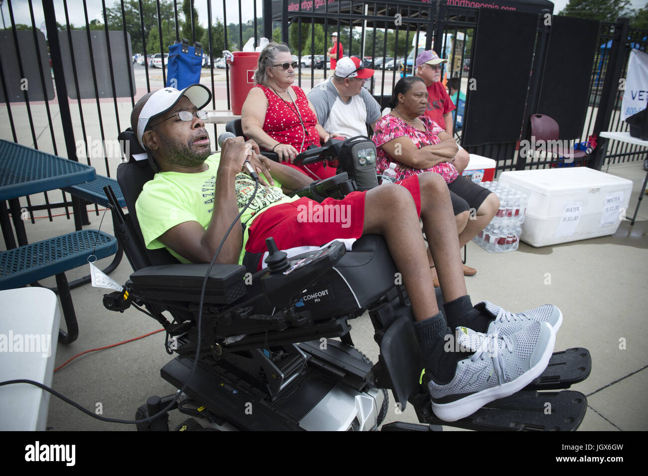 Dalton, GA, USA. 1st July, 2017. Lance Stephens volunteers as an ...
