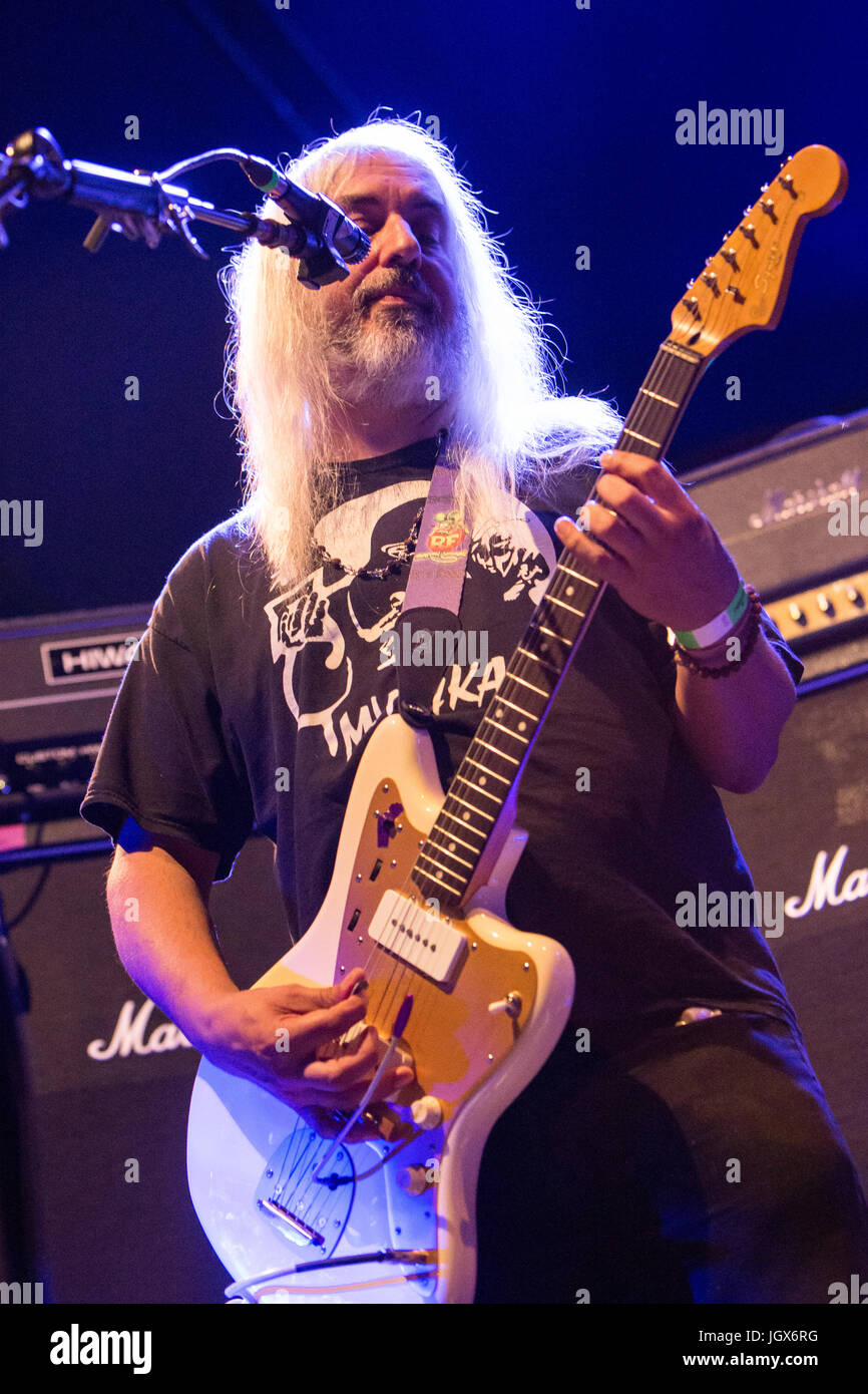 Dinosaur jr rock band hi-res stock photography and images - Alamy