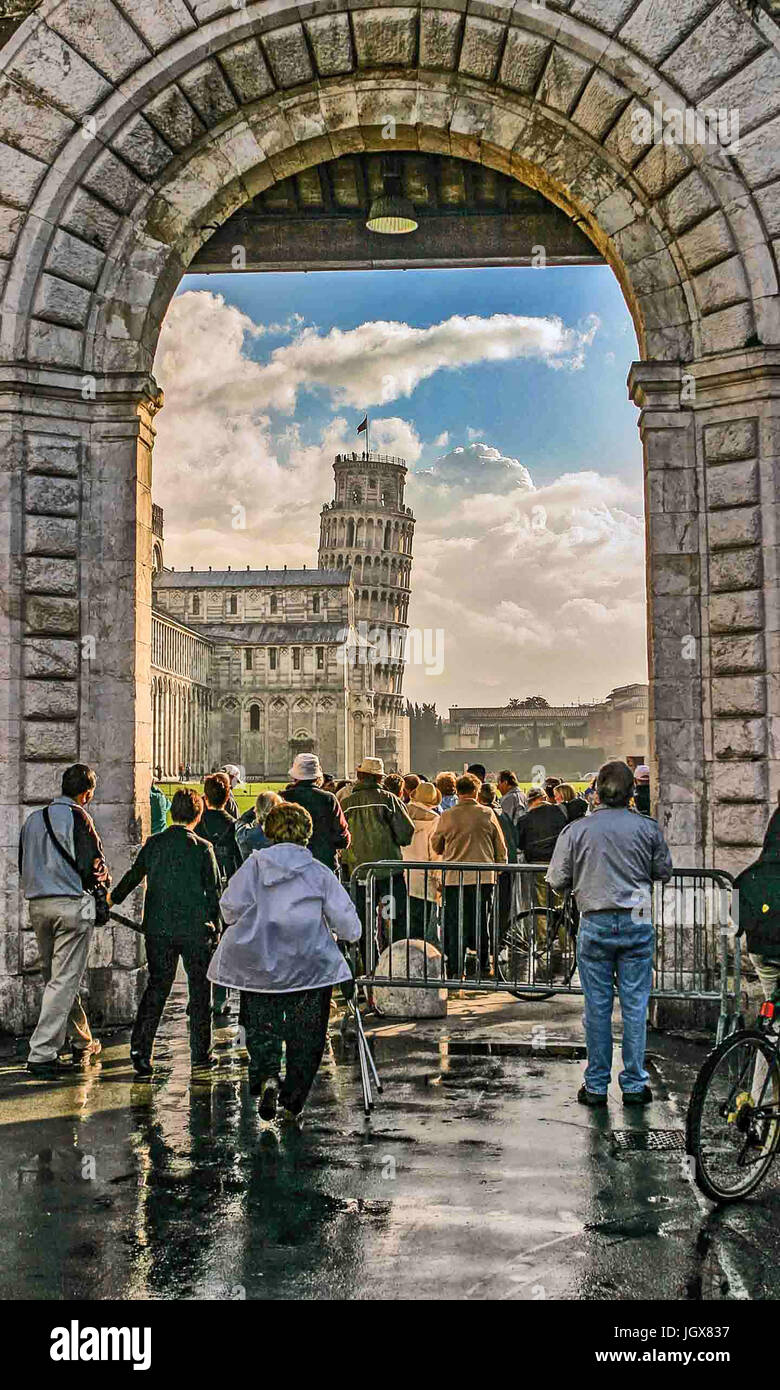 Pisa, Italy. 15th Oct, 2004. Tourists and sightseers pass through the ...