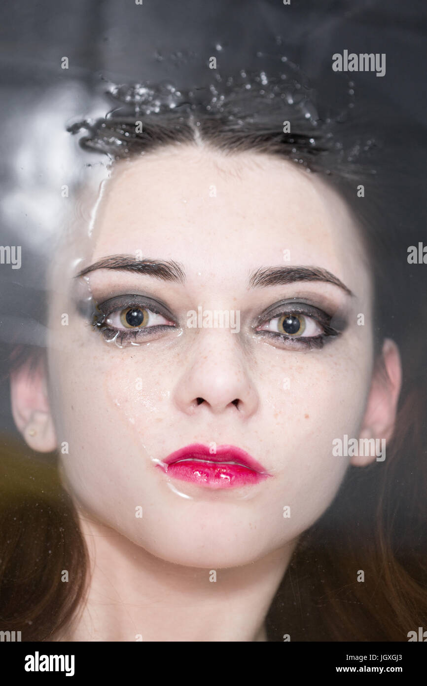 Just the face hi-res stock photography and images - Alamy