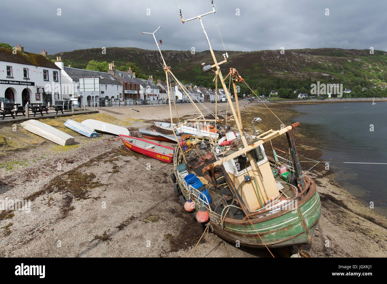 Town of Ullapool, Scotland. Picturesque view of Ullapool’s waterfront ...