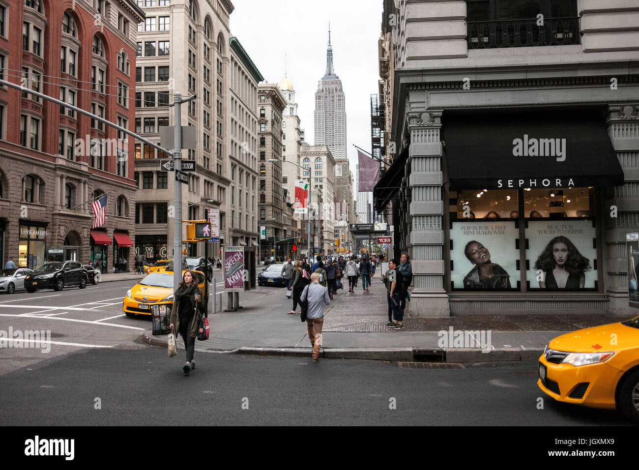 New York street scene Stock Photo - Alamy