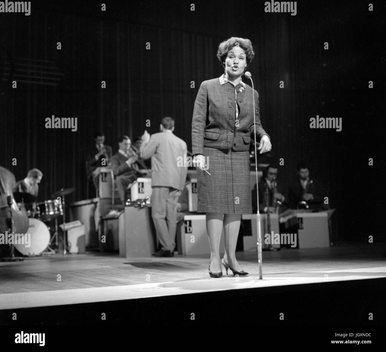 Singer cleo laine hi-res stock photography and images - Alamy