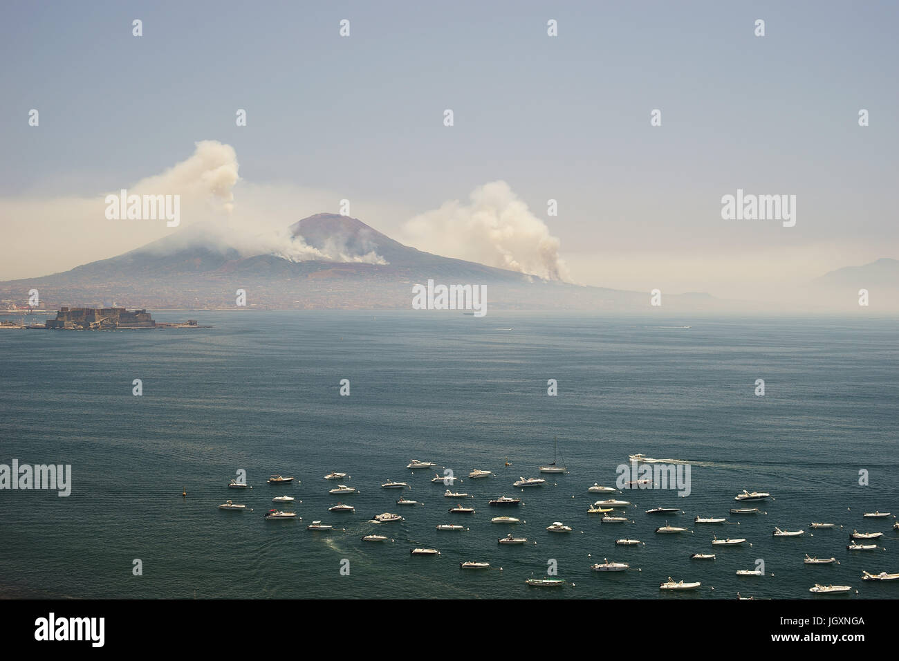 Gulf of naples napoli smoke vesuvius hi-res stock photography and ...