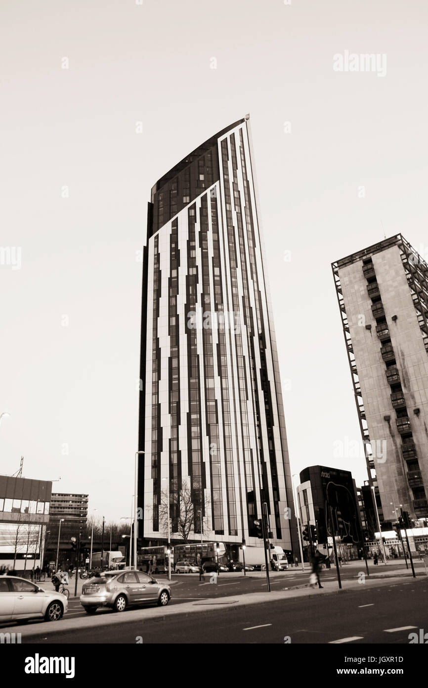 LONDON - JANUARY 5: Outside view of Strata, a skyscraper in Southwark ...