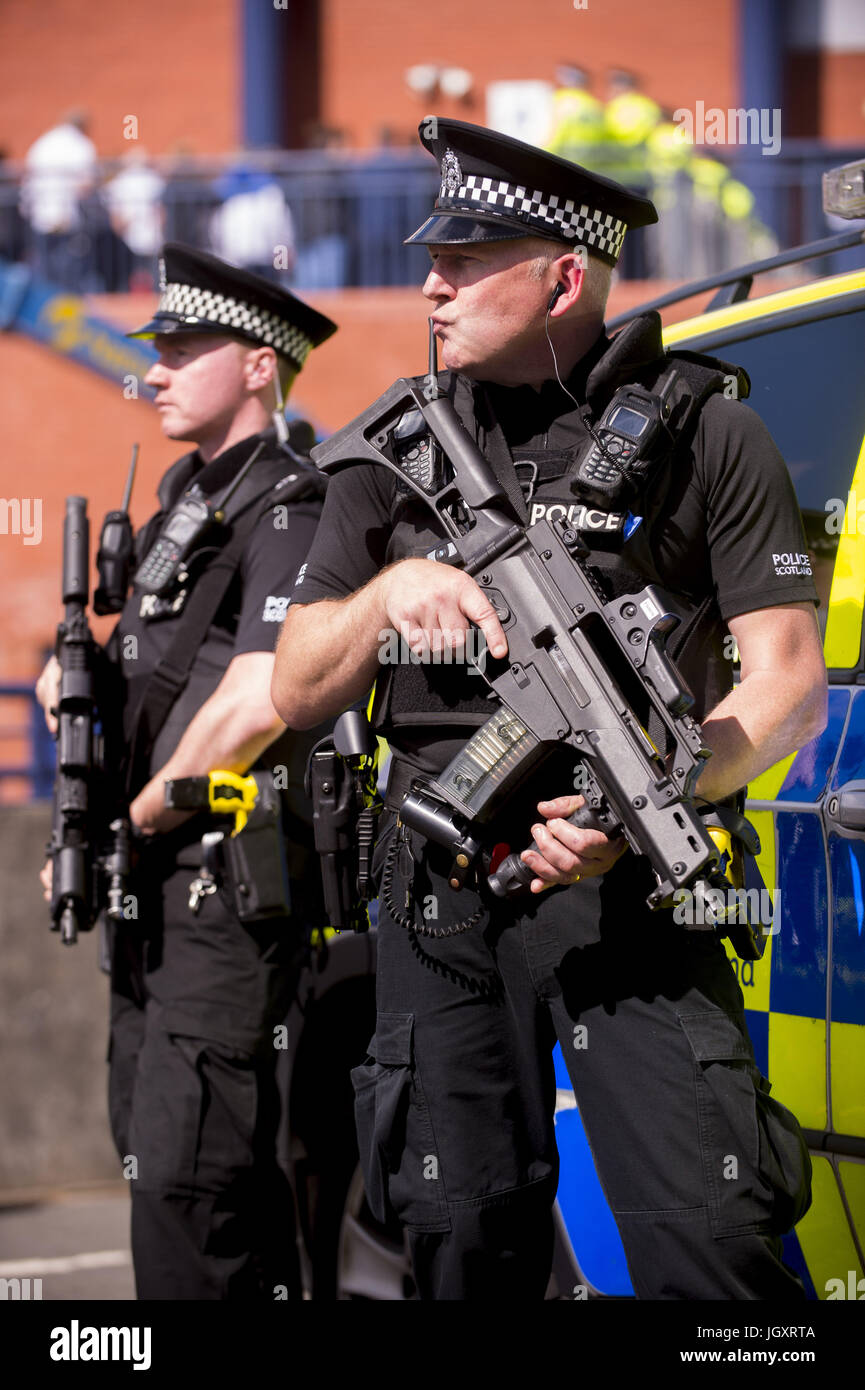 Police guns scotland hi-res stock photography and images - Alamy