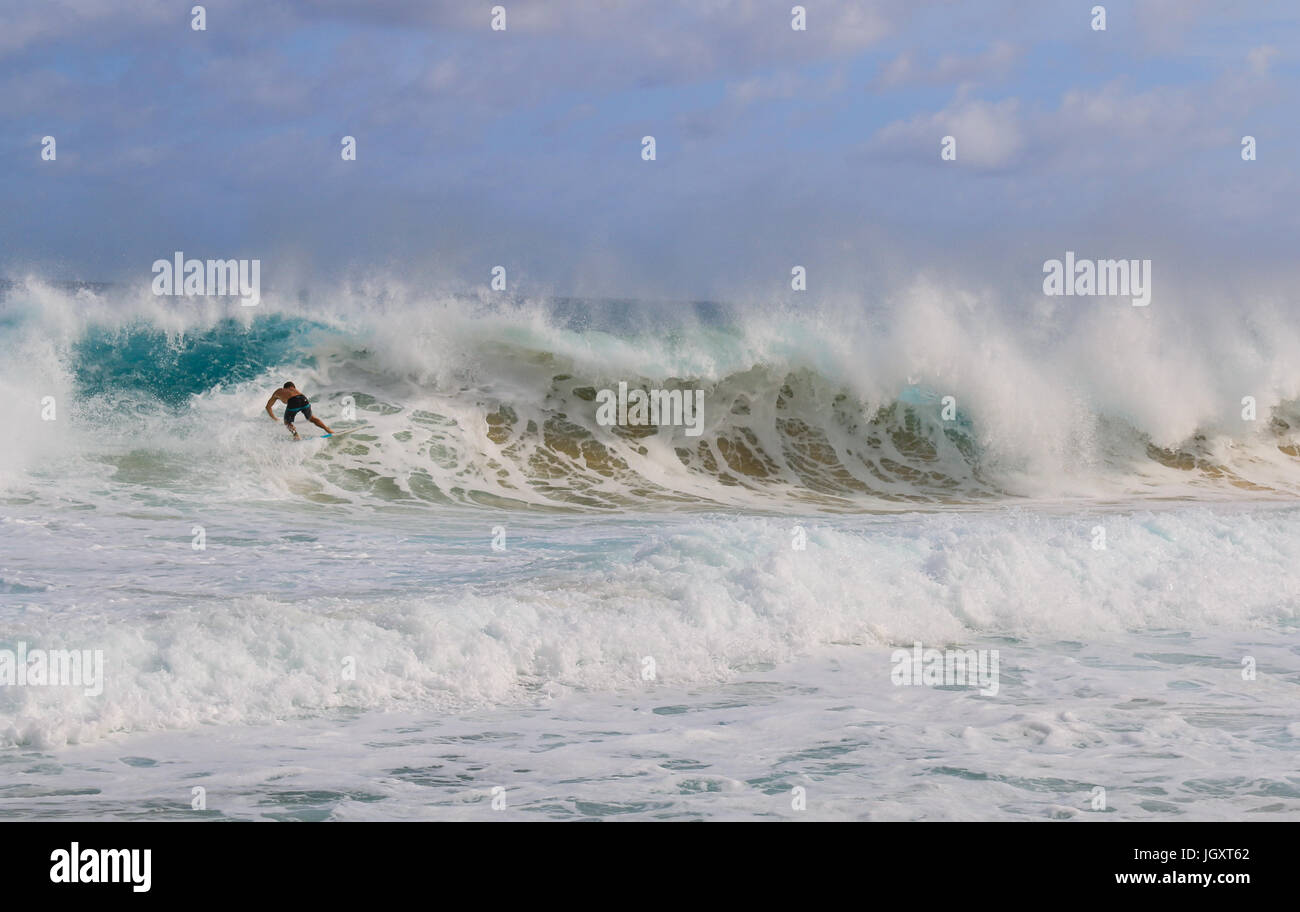 Hawaii surfing wave hi-res stock photography and images - Alamy