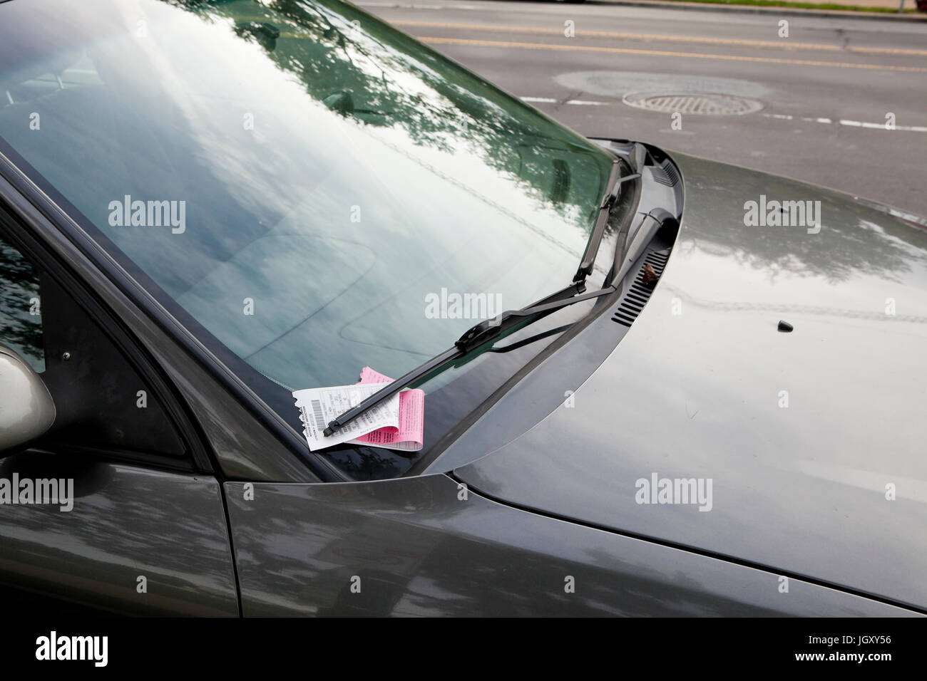Ticket parking hi-res stock photography and images - Alamy