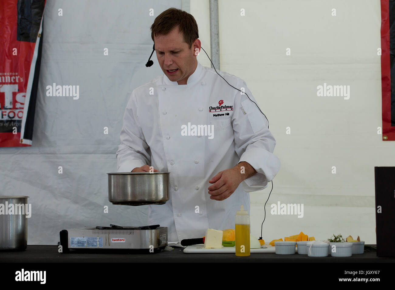 Cooking demonstration hi-res stock photography and images - Alamy