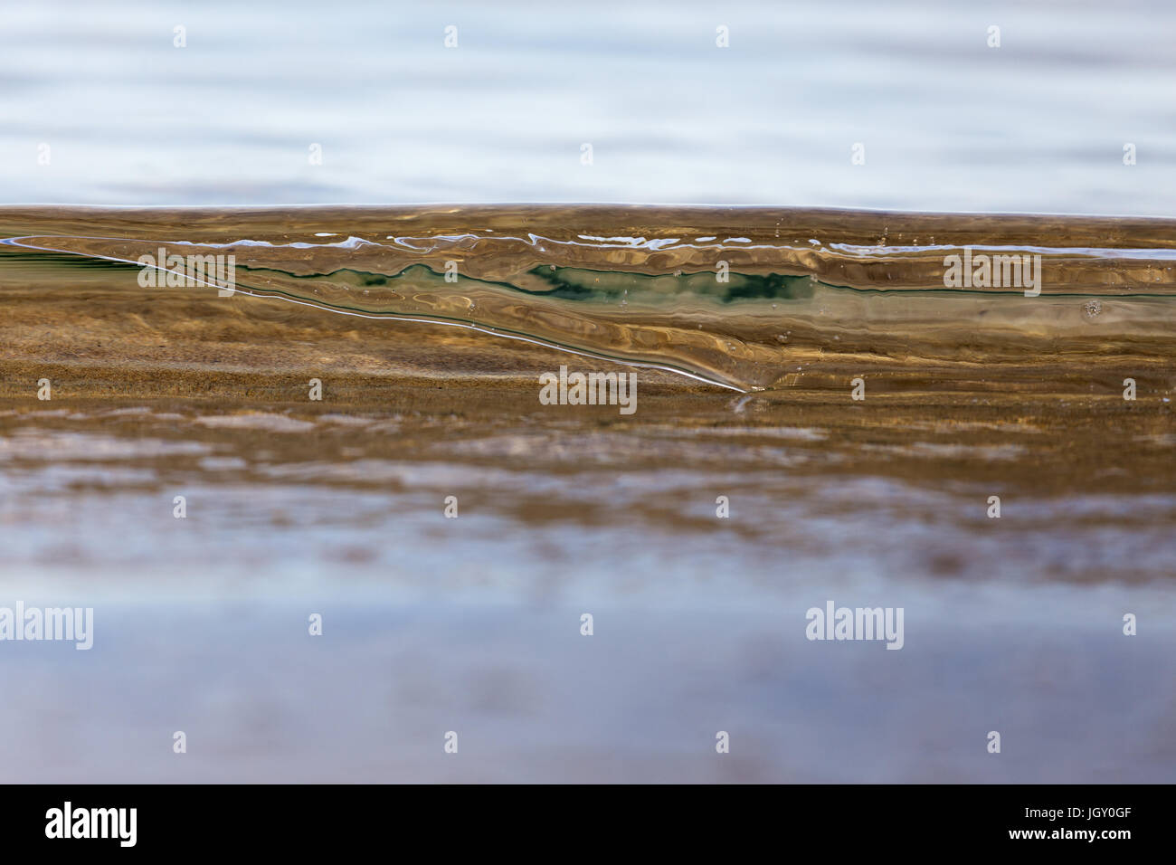 Focus on breaking waves hi-res stock photography and images - Alamy