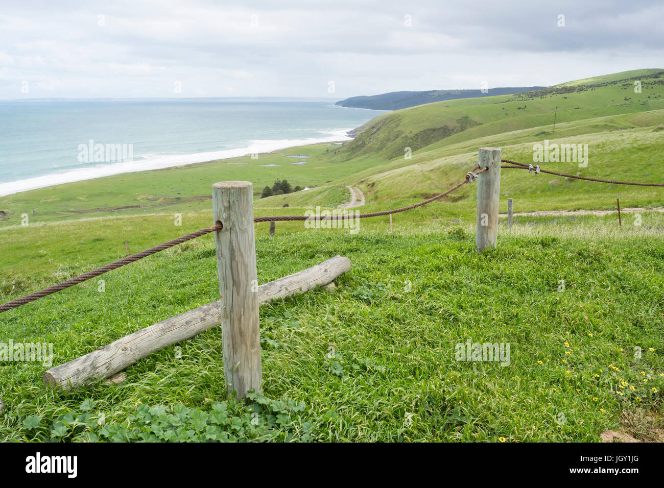 Rope and post barrier hi-res stock photography and images - Alamy