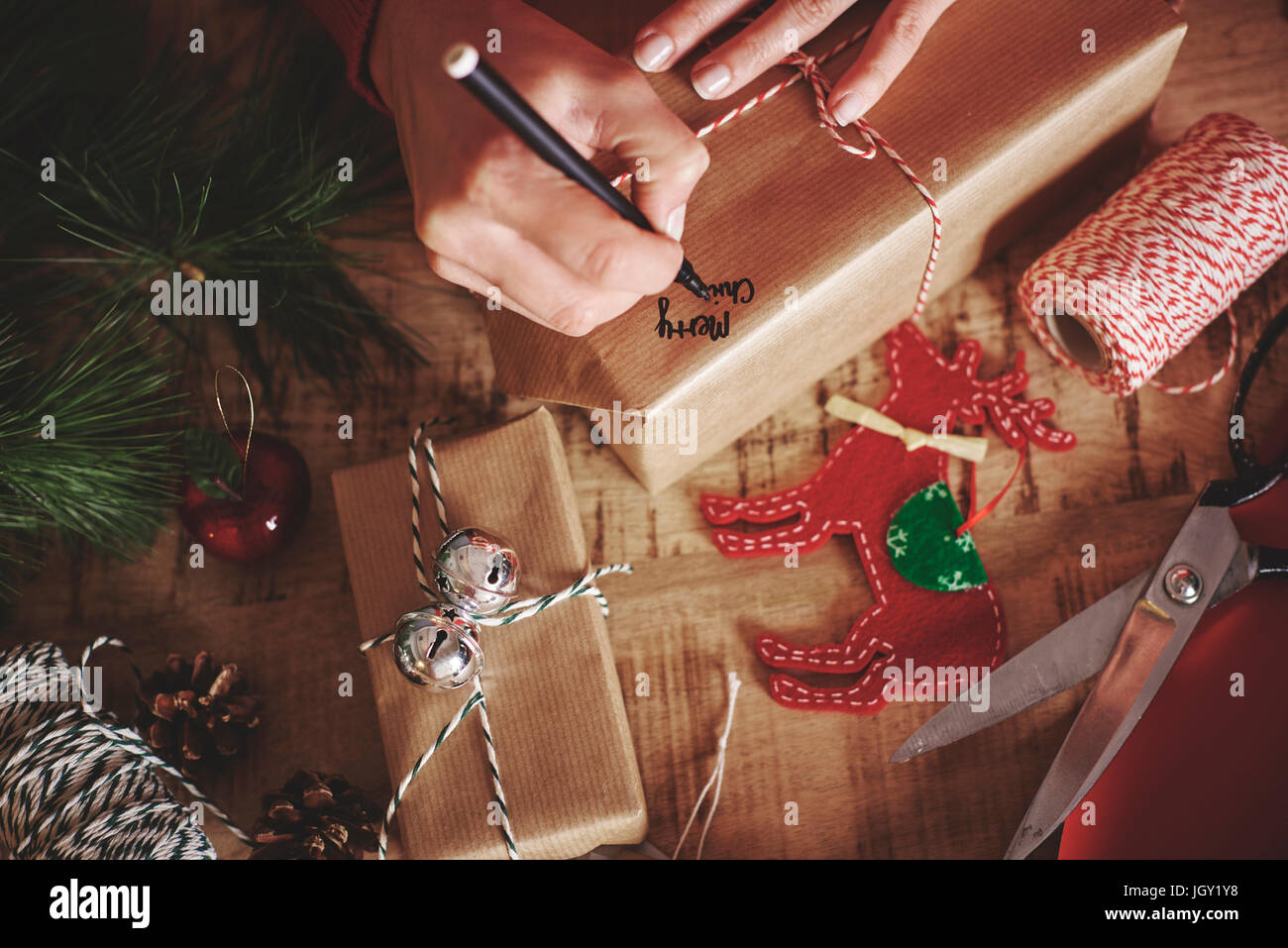 Women labelling hi-res stock photography and images - Alamy