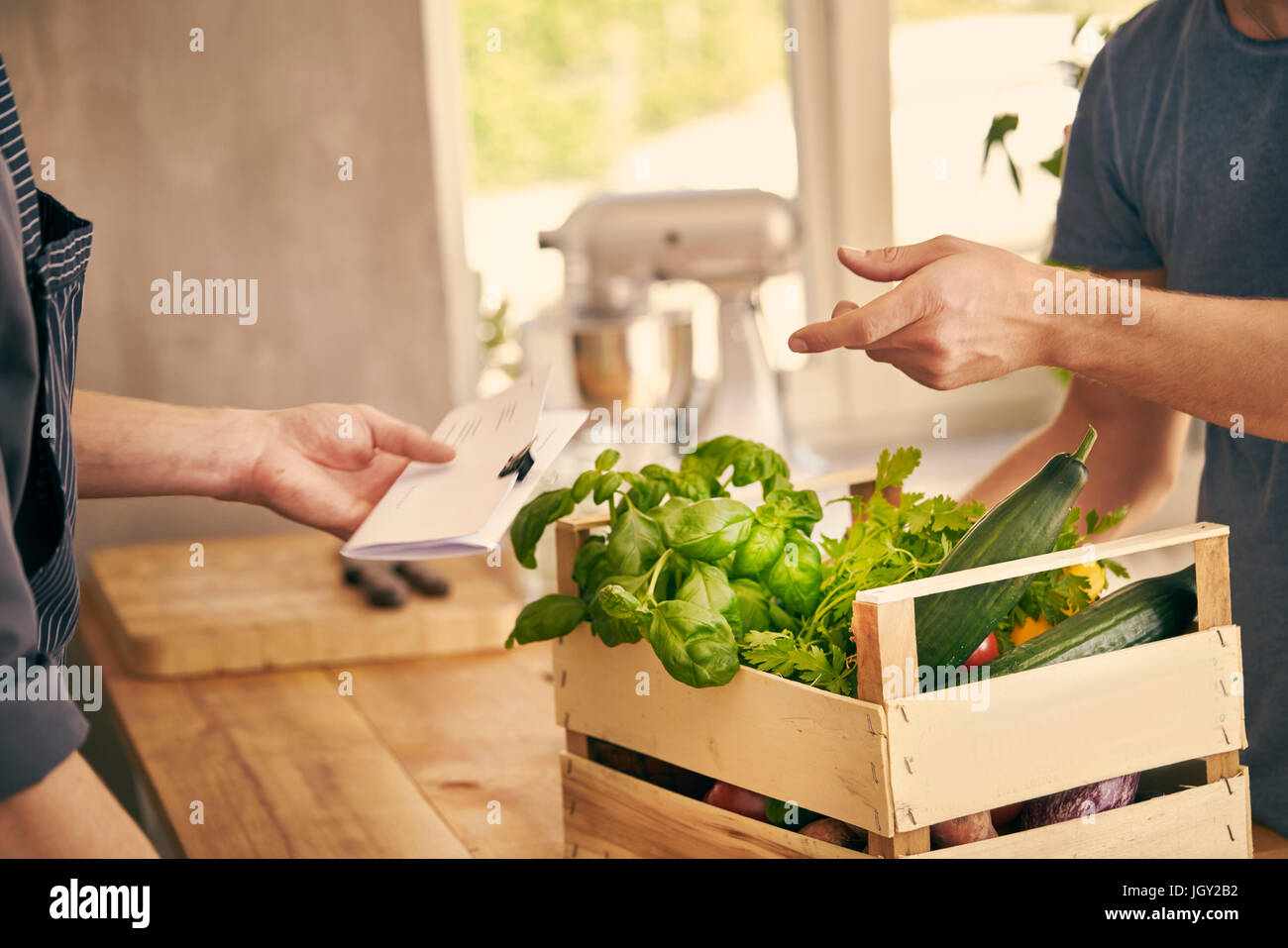 Delivery note hi-res stock photography and images - Alamy