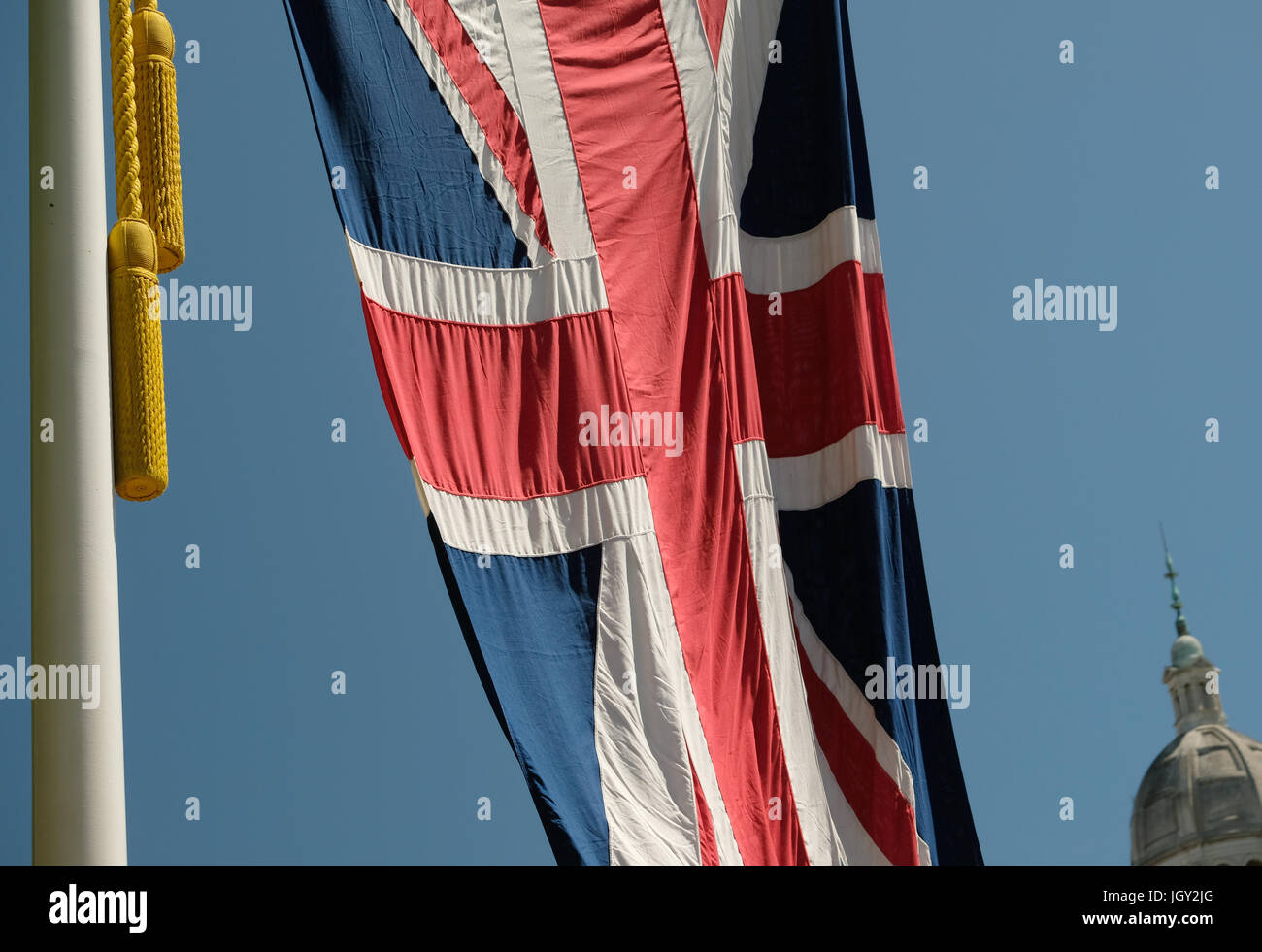 British flag full mast hi-res stock photography and images - Alamy
