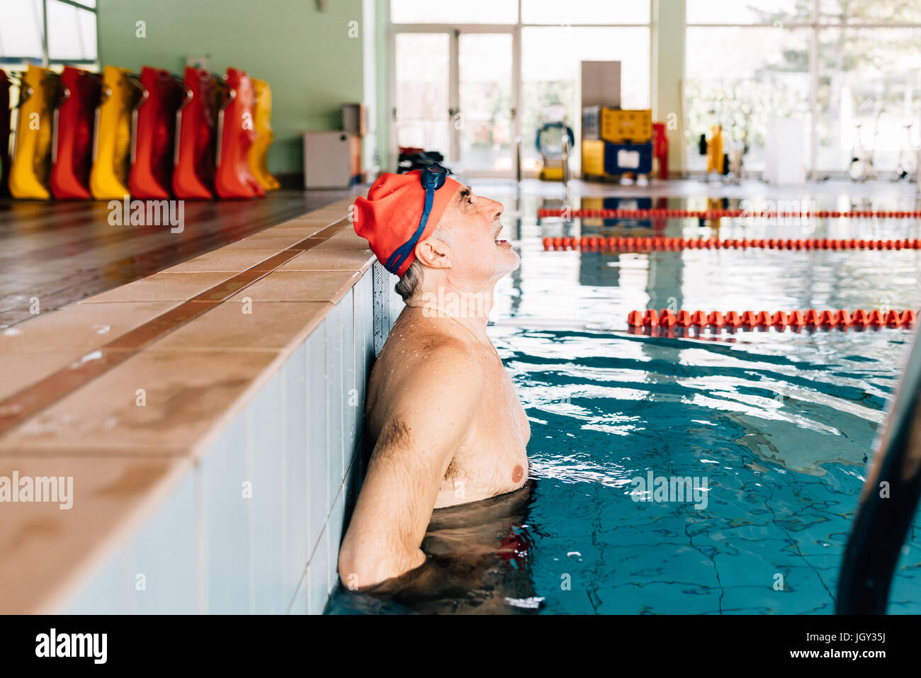 Catching breath senior man hi-res stock photography and images - Alamy