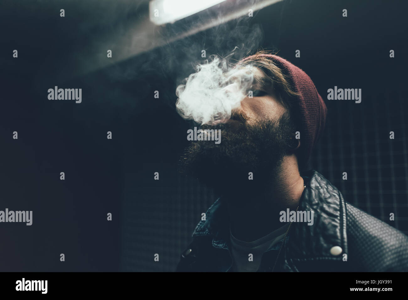 Smoking cigarette night hi-res stock photography and images - Alamy