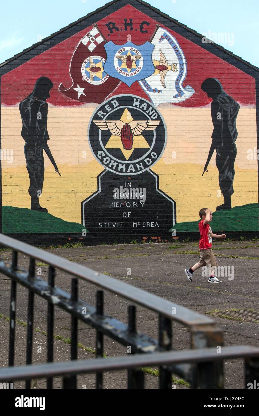 Red hand commando hi-res stock photography and images - Alamy