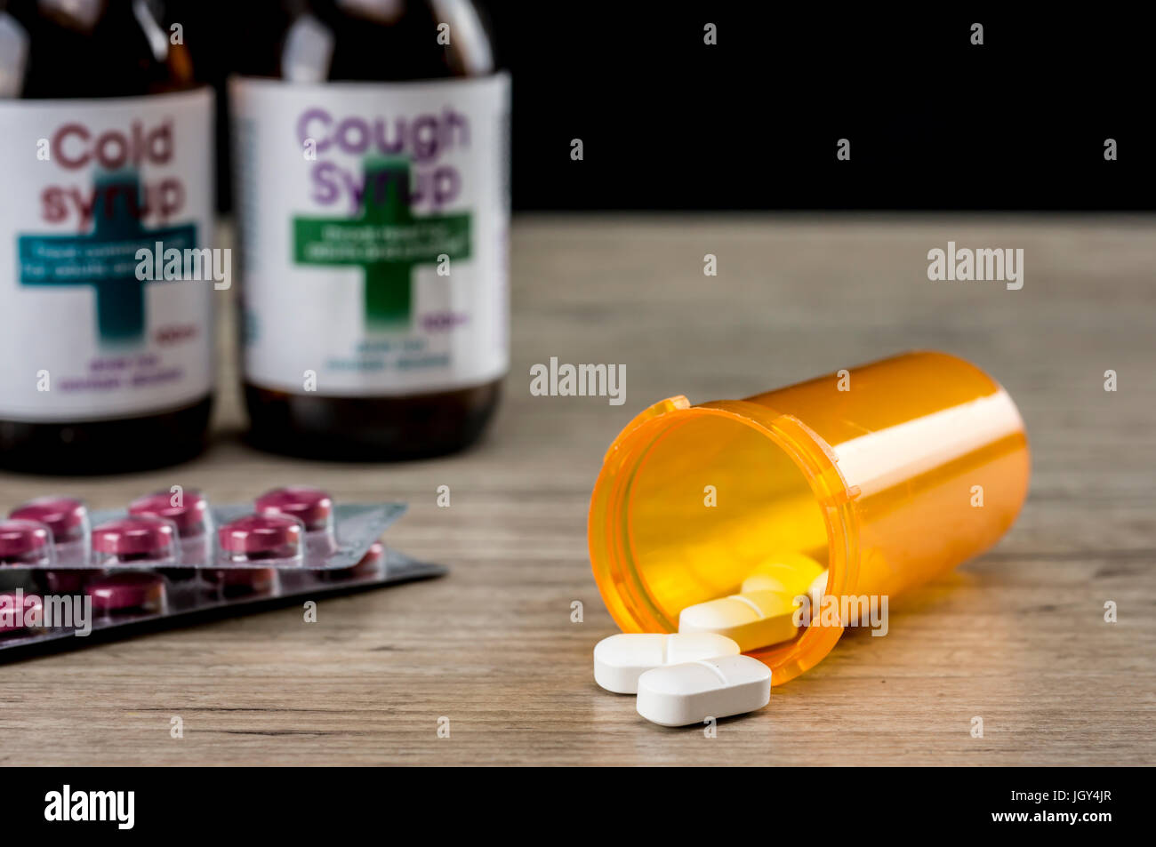 Common drugs and medications to treat the flu Stock Photo - Alamy