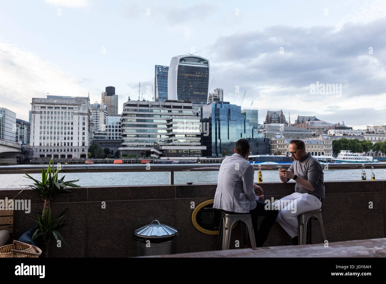 Out and about in the city of london hi-res stock photography and images ...