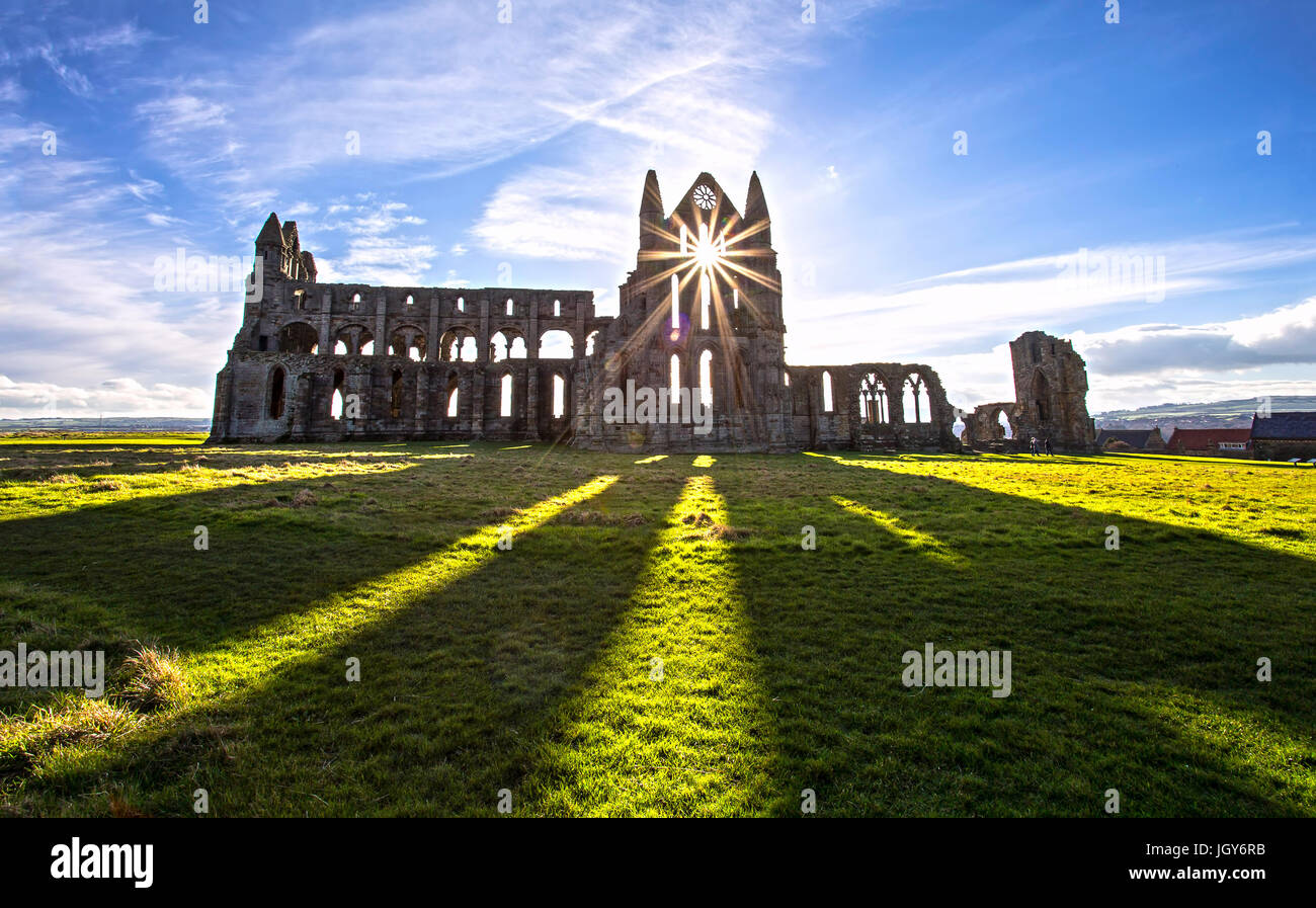 English heritage whitby hi-res stock photography and images - Alamy