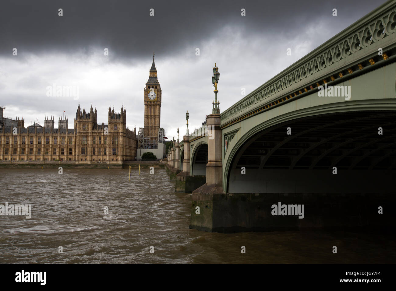 Storm clouds over Palace of Westminster, Houses of Parliament, Big Ben ...