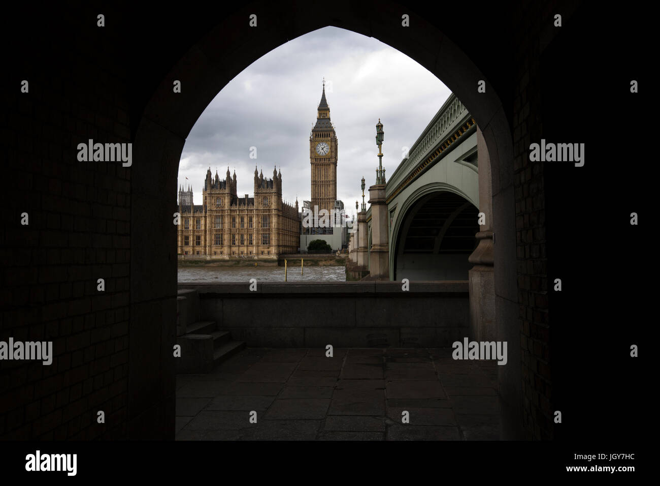 Storm clouds over Palace of Westminster, Houses of Parliament, Big Ben ...