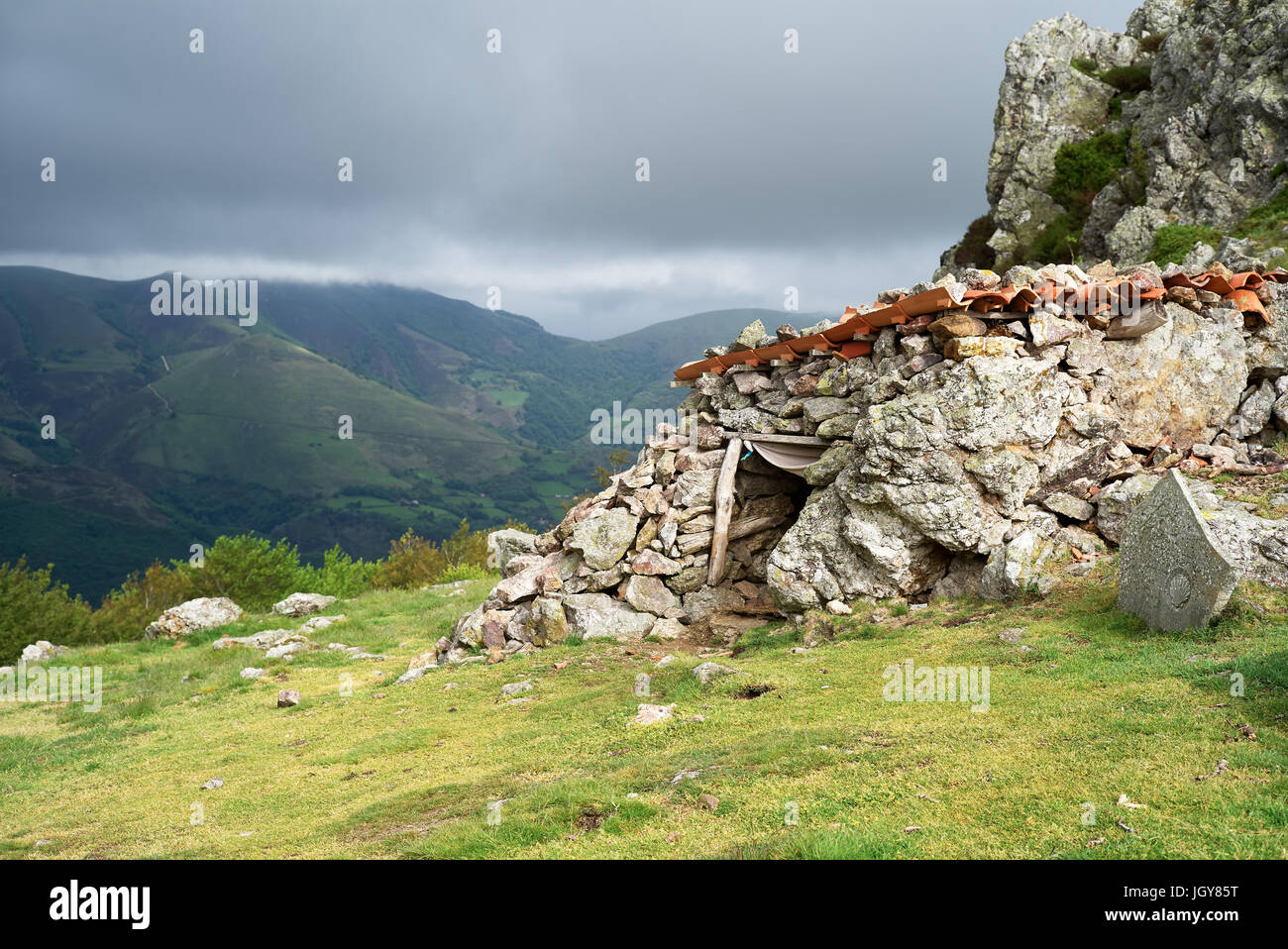 Refuge orisson hi-res stock photography and images - Alamy