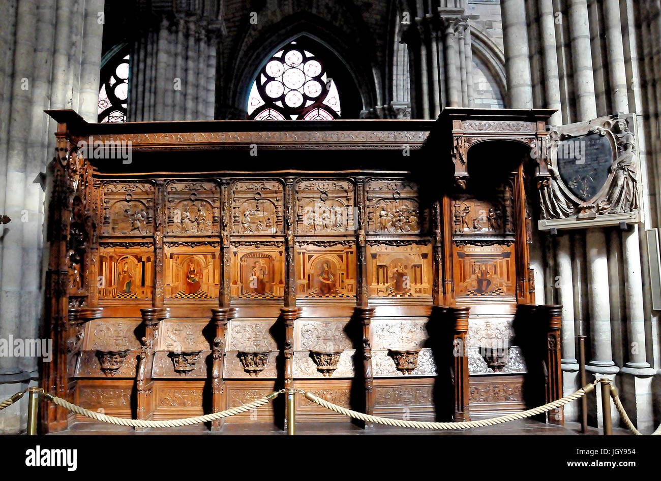Medieval choir seats hi-res stock photography and images - Alamy